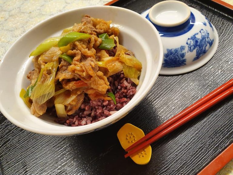 Shiro-Negi Niku Don (Japanese Leek & Beef on rice) - CATherina Hosoi